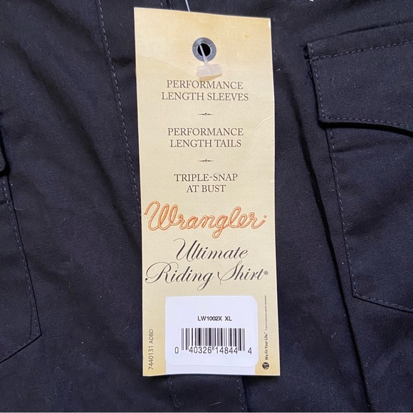 Wrangler | Tops | Nwt Wrangler Womens Lakeside Rodeo Logo Button Up ...